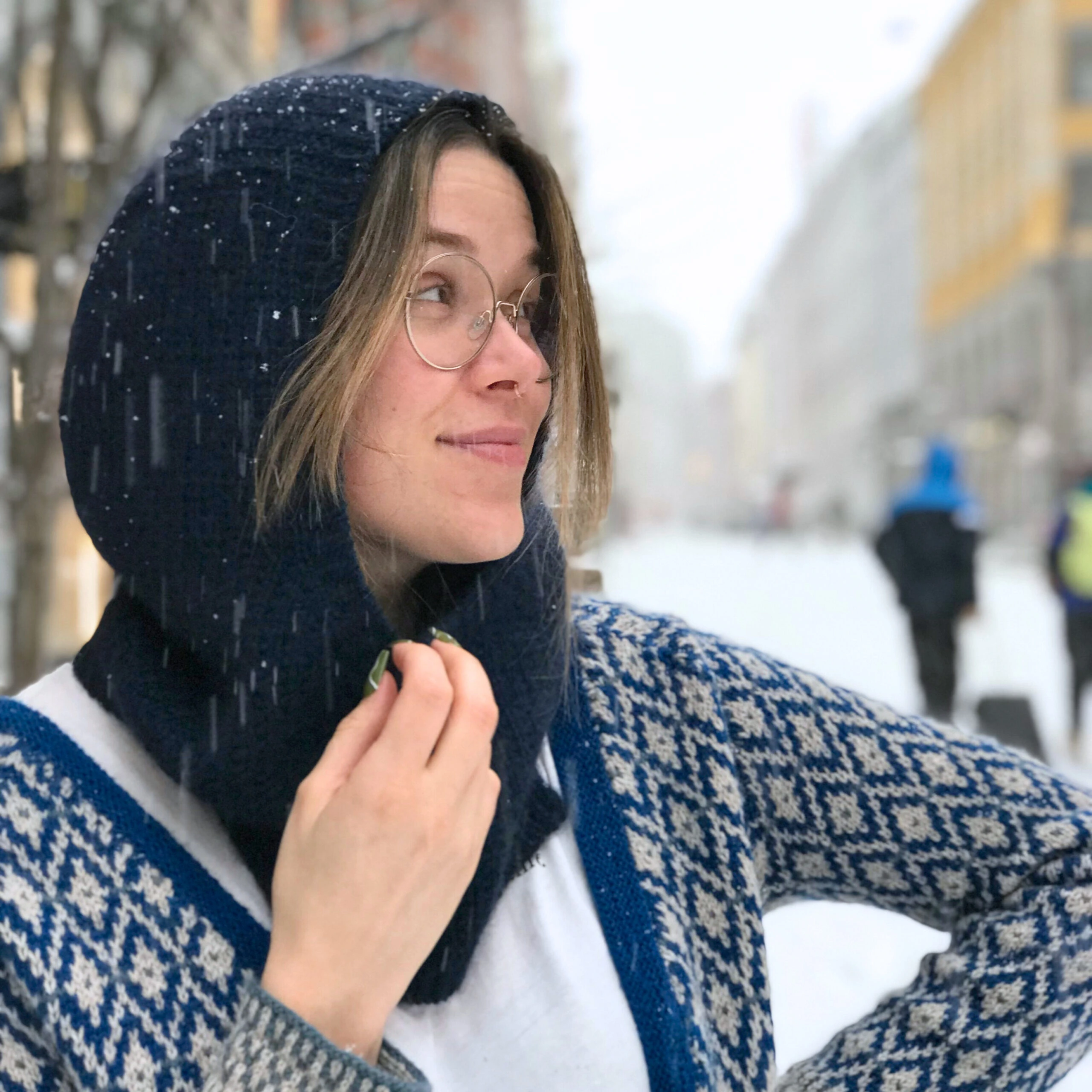 Hilly Hood av Anne Ventzel – Fru Kvist