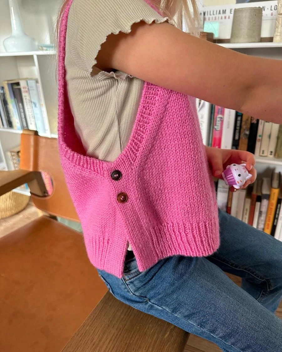 Lulu Slipover Junior av PetiteKnit – Fru Kvist